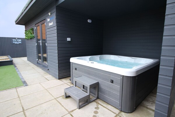 Beachway, Pet Friendly, Country Holiday Cottage In Prestatyn - Prestatyn