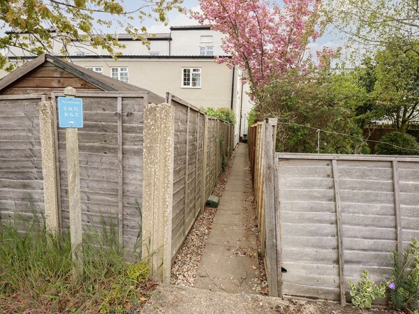 16 Norfolk Heights, Romantic, Character Holiday Cottage In Docking - Burnham Market
