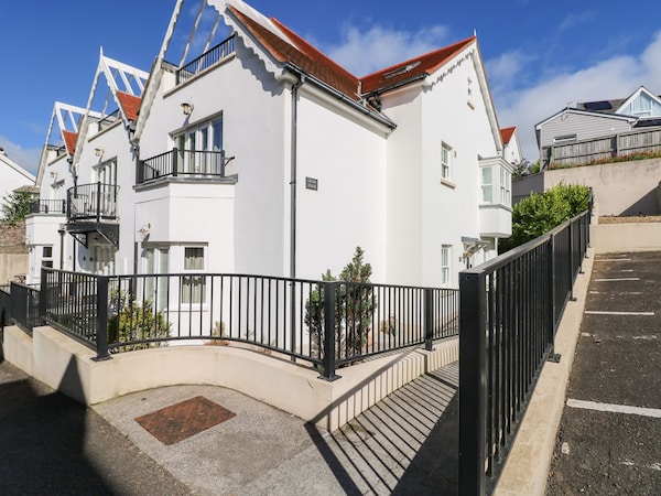 Puffins, Pet Friendly, Country Holiday Cottage, With Pool In Tenby - Tenby