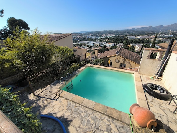 House With Swimming Pool, Direct Access To Marseille Hills And Valleys. - Cassis