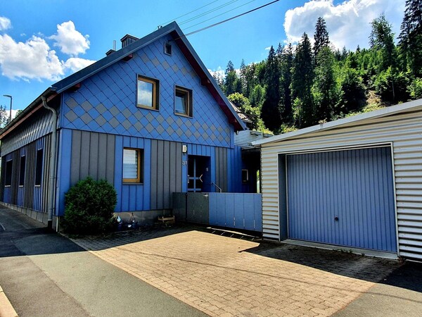 Modern Eingerichtetete Erdgeschoss-wohnung (60qm) Mit Wlan Und Gartenmitbenutzung - Bad Lobenstein