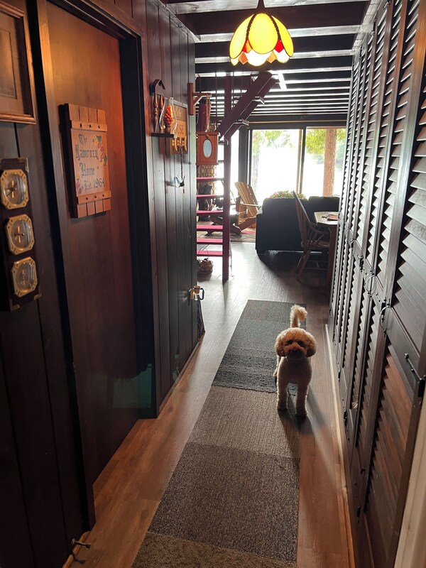 Cozy,secluded Waterfront Lodge Nestled In The Adirondack Mountains. Pet Friendly - Tupper Lake, NY