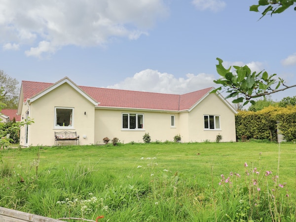 Orchard Cottage, Pet Friendly, Character Holiday Cottage In Findern - Mickleover - Derby