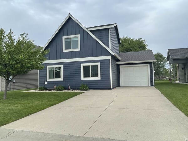 Beautiful  Bridges Bay Cabin 103 - Okoboji, IA