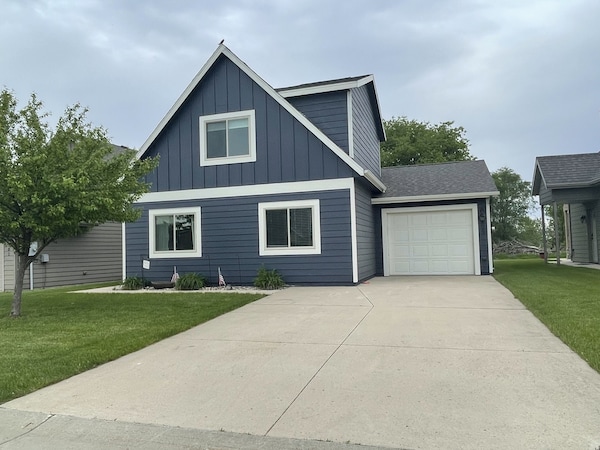 Beautiful Bridges Bay Cabin 103 - Spirit Lake, IA