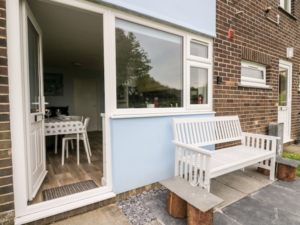 Cwtsh Cragen, Pet Friendly, Character Holiday Cottage In New Quay - Aberaeron