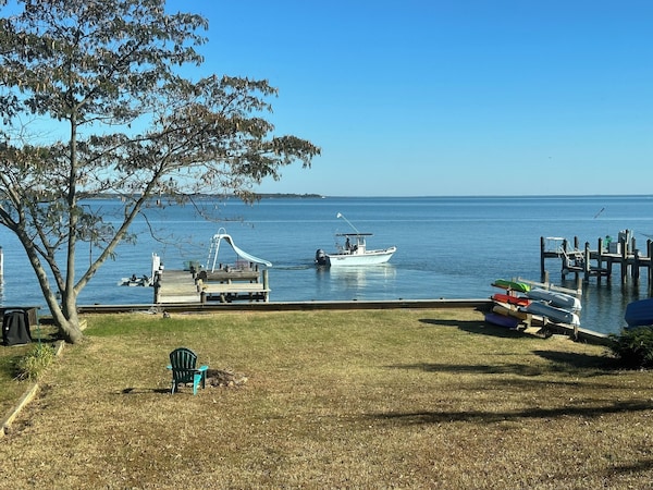 Waterfront Island Cottage With Loft And Private Pier - Colonial Beach