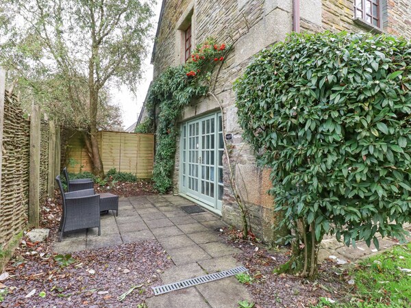 Nest Cottage, Pet Friendly, Character Holiday Cottage In St Tudy - Devon