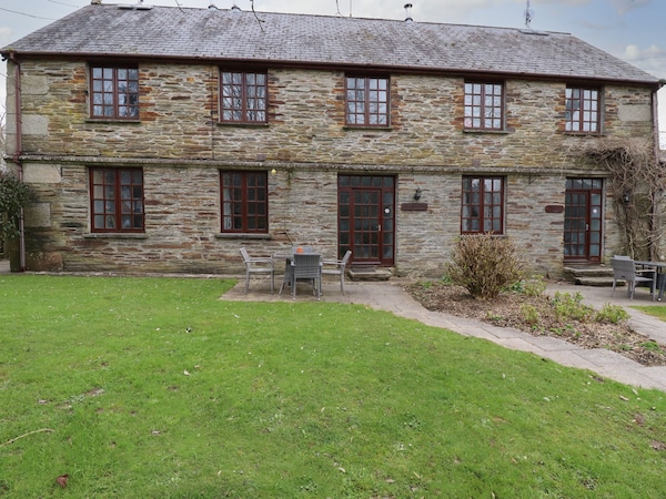 Roughtor Cottage, Family Friendly, With Pool In St Tudy - Devon