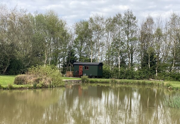 The Hut -Cosy Shepherds Hut With Countryside Views - Lancashire