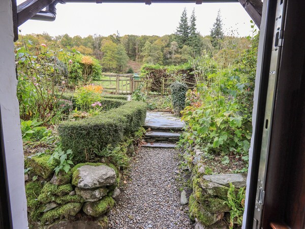 Park Cottage, Pet Friendly, Character Holiday Cottage In Ambleside - Elterwater
