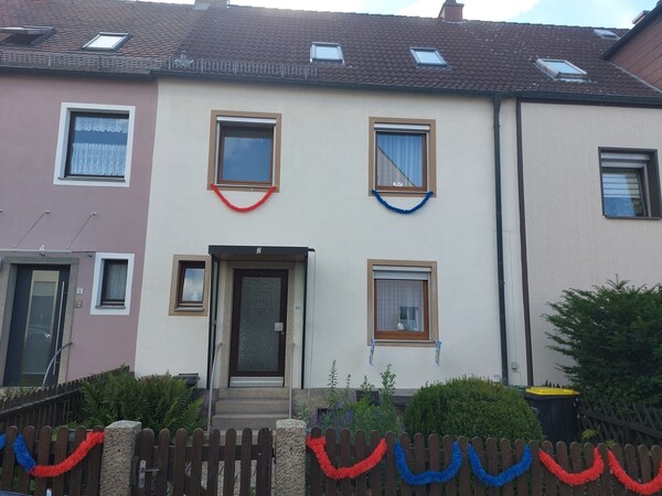 Ferienwohnung Eg (45 Qm) Mit Smart-tv Und Wellnessdusche - Selb