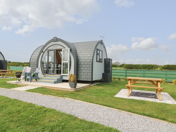 Primrose, Pet Friendly, With A Garden In Hornsea - Yorkshire
