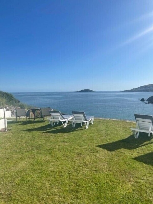 Modern Panoramic Seaview Two Bedroom Apartment - Looe