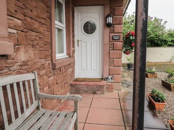 Shoreside Cottage, Pet Friendly, Character Holiday Cottage In Silloth - Scotland
