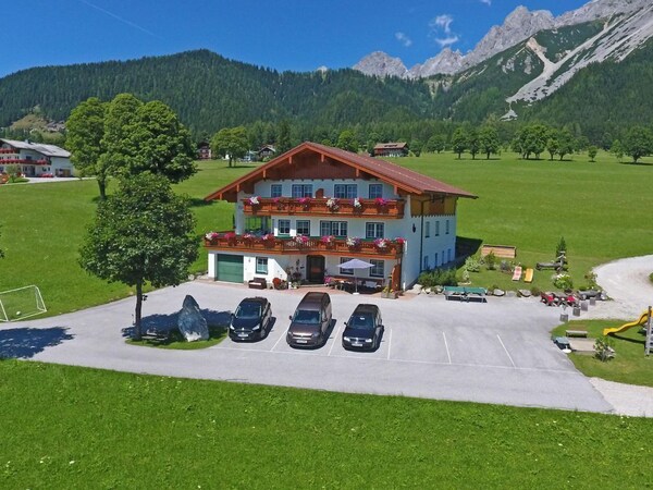 Double Room With Balcony To The Dachstein - Appartements Pernerhof - Schladming