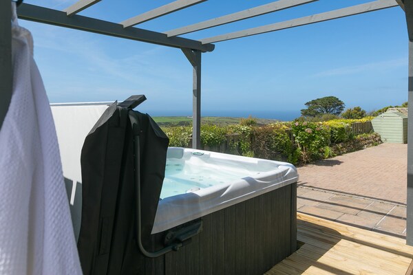 Broadlands, Pet Friendly, Country Holiday Cottage In St Just - Saint Just