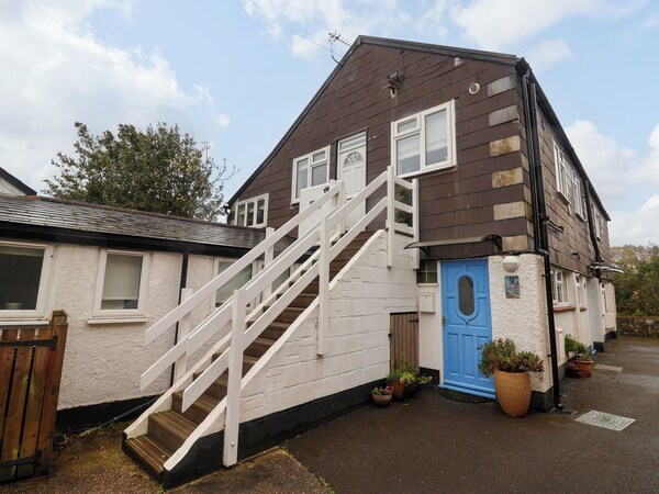 Lyme Views, Pet Friendly, Country Holiday Cottage In Lyme Regis - Lyme Regis