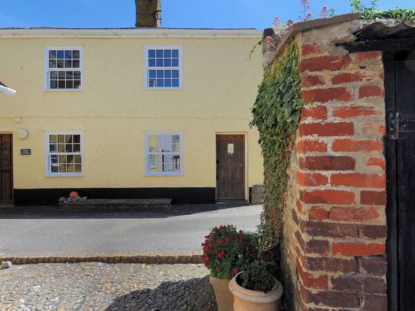4/5 Georges Square, Pet Friendly, With Open Fire In Lyme Regis - Lyme Regis
