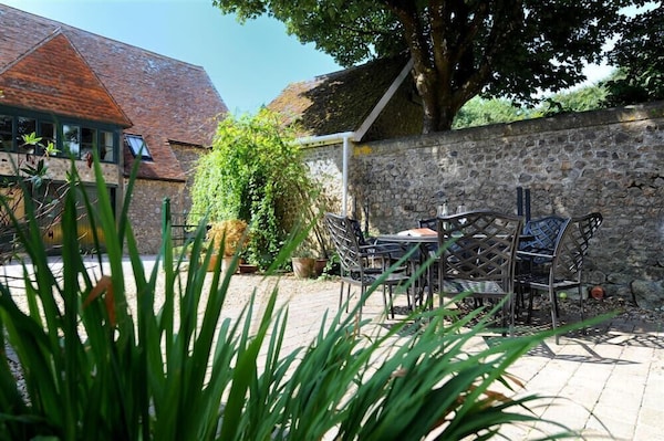 The Forge, Pet Friendly, Luxury Holiday Cottage In Lyme Regis - Seaton