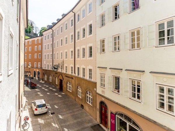 Standard Double Room With Breakfast - Hotel Trumer Stube - Salzburg