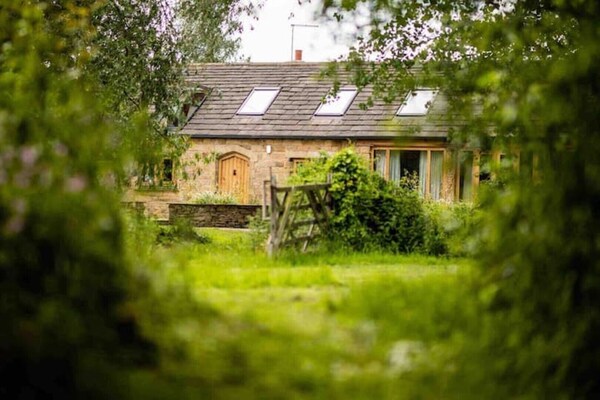 Luxury In Yorkshire, Hot Tub, Cannon Hall, Ysp - Barnsley