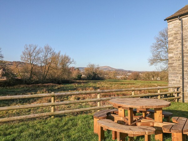 Columbine Barn, Pet Friendly, Character Holiday Cottage In Bradwell - Hope Valley