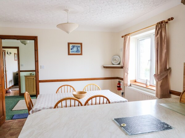 Awel Y Ddol, Pet Friendly, Character Holiday Cottage In Rhosybol - Anglesey