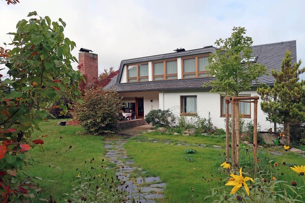 Großzügiges Ferienhaus (185 Qm) Für Bis Zu 9 Personen Mit Moderner Küche - Hirschberg