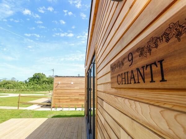 Chianti, Family Friendly, Character Holiday Cottage In Seaview - 와이트 섬