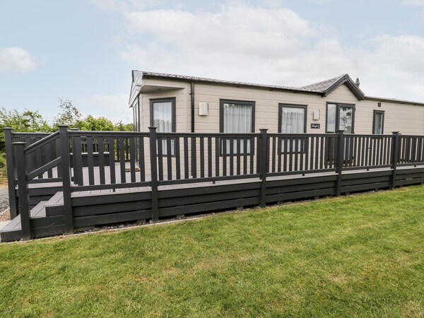 Lazy Daze, Pet Friendly, With A Garden In Bridlington - Bridlington