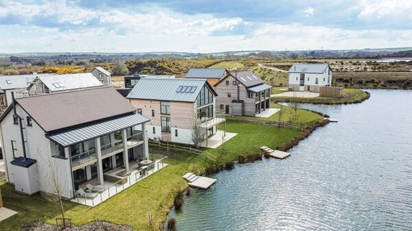 Overton Island 11 (Oi11), Silverlake, Dorset - Weymouth, UK