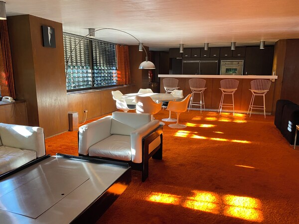 Huge, Unique, Luxurious 70's Style Suite On Perfect Location - Mexico