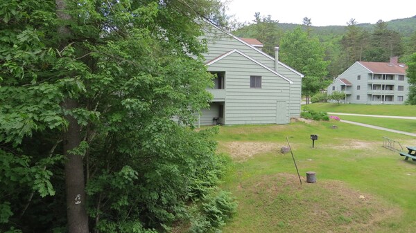 Official Seasons Rmc Condo 17d- 2 Bedrooms - Sleeps 6 - No Fees - Jackson, NH