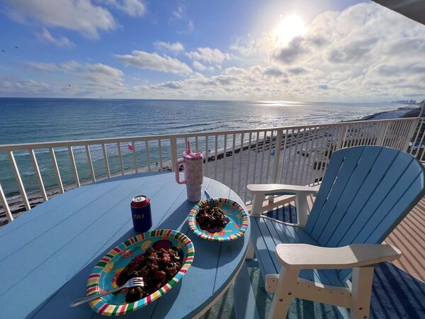 Tina's Treasure Island Luxury Beach Condo-3br 6th Flr-free Beach Chairs/umbrella - Panama City, FL