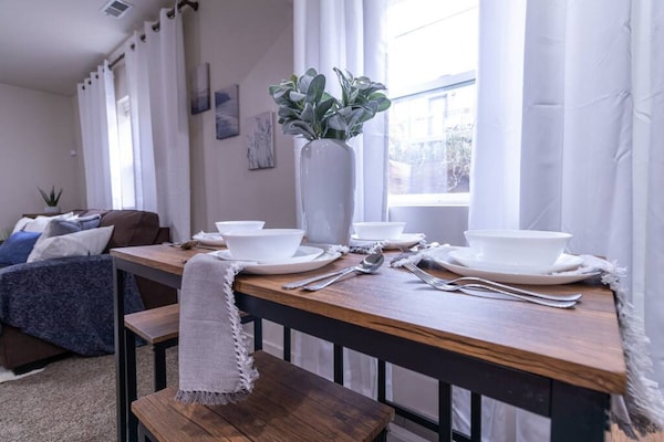 Cozy & Relaxing Apartment | Business-ready & Private - Salt Lake City