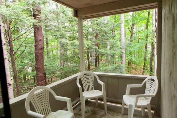 Official Seasons Rmc Condo 01e - 1 Bedroom + Loft - Sleeps 10 - No Fees - Jackson, NH