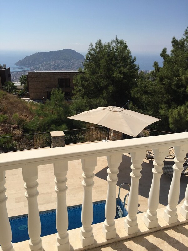 Fully Detached Villa Offers An Unforgettable Holiday With Your Family And Friend - Alanya
