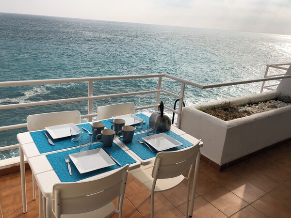 Impresionante Vista Al Mar Cerca De Barcelona - San Pol de Mar