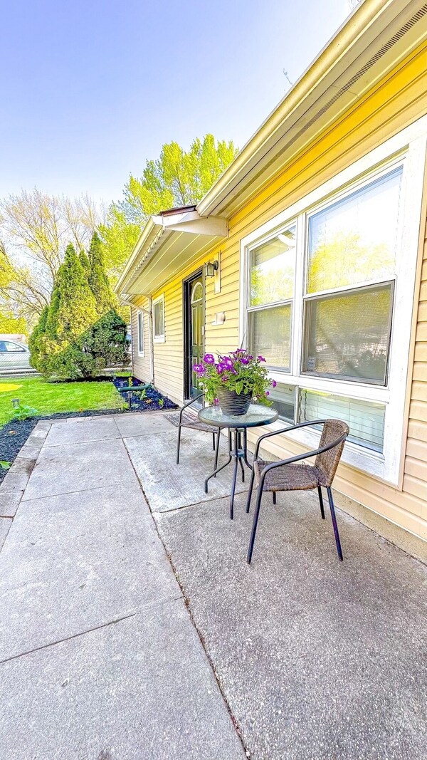 Kid Friendly 2 Bedroom Home W\/grill & W\/d - Zionsville, IN