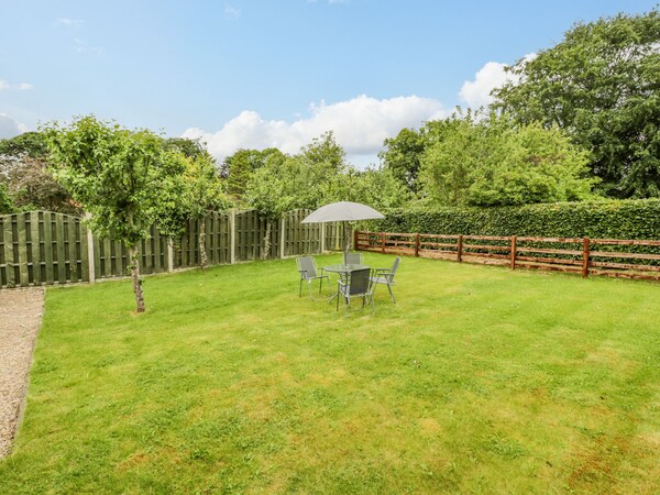 Ducky's, Pet Friendly, Character Holiday Cottage In Pickering - Thornton-le-Dale