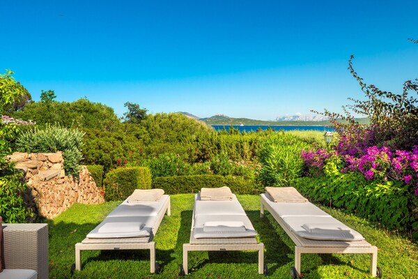 Punta Volpe Pied Dans L'eau R&r - Golfo Aranci
