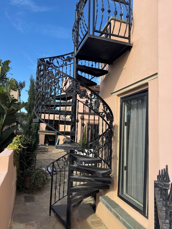 Custom Mansion Walking Distance To The Beach And Many Great Restaurants - Newport