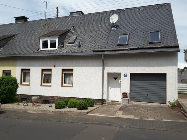 Großzügige Helle Ferienwohnung Mit 4 Schlafzimmern - Idar-Oberstein