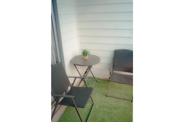 Cozy 1bedroom Apt Getaway Near Downtown - San Antonio, TX