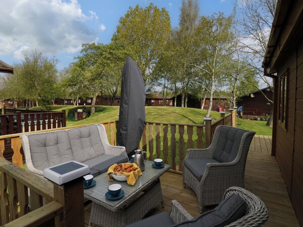Lakeland Dream @ South Lakeland Leisure Lodge, With Pool In Warton - Arnside