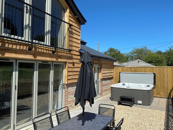 Threshing Barn, Pet Friendly, With Hot Tub In Blandford Saint Mary - 도싯