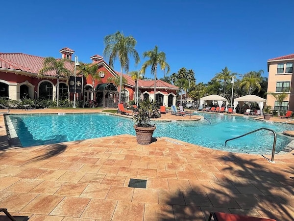 Luxury Waterfront Condo - Dunedin, FL