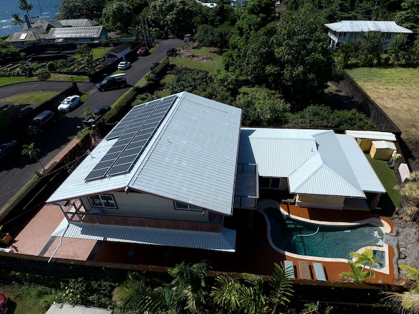 Family Luxury Villa W/pool Hilo  5 Min From The Beach! - Hilo, HI