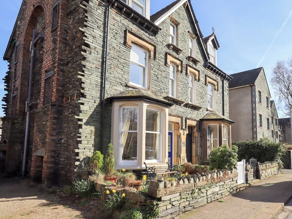 Number Twenty, Pet Friendly, With Open Fire In Keswick - Keswick